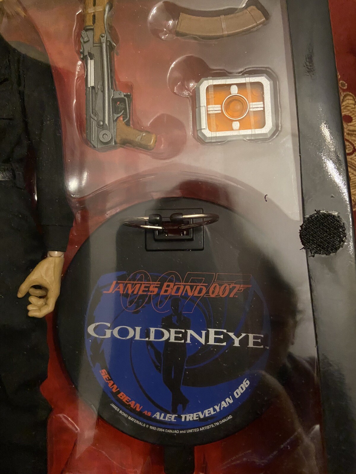 James Bond Sideshow Collectibles Goldeneye 12" Figure Sean Bean ...
