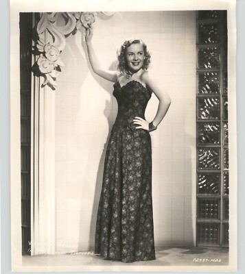 HOLLYWOOD Ingenue VIRGINIA WELLES in MARY KAY DODSON Gown 1947 Press ...