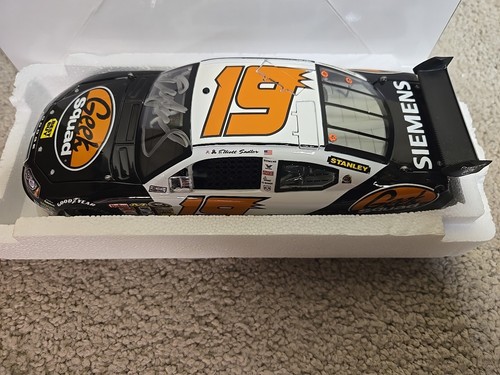 2009 Elliott Sadler 19 Best Buy Geek Squad Autographed 1/24 1/60 COT ...