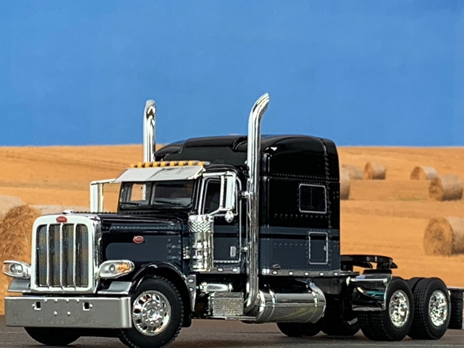 1/64 DCP BLACK/GRAY PETERBILT 389 W/ 70" MID ROOF SLEEPER | eBay