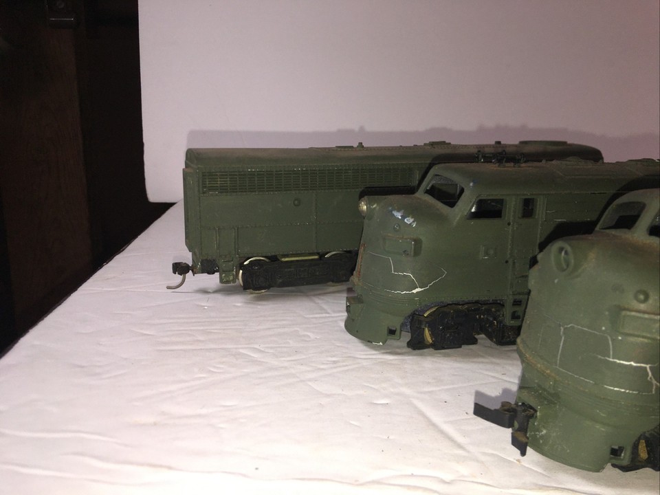 Ho GM F3 Units 2 Powered In Dummy Unit Probably Non Working Sitting In ...