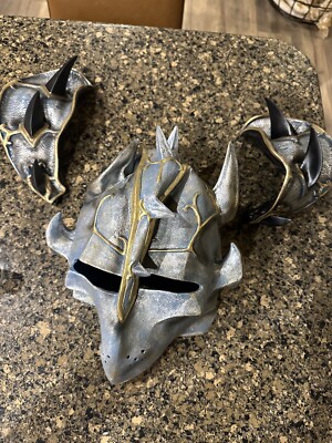 VTG 2005 DISGUISE HALLOWEEN RUBBER LATEX MEDIEVAL HELMET + SHOULDERS ...