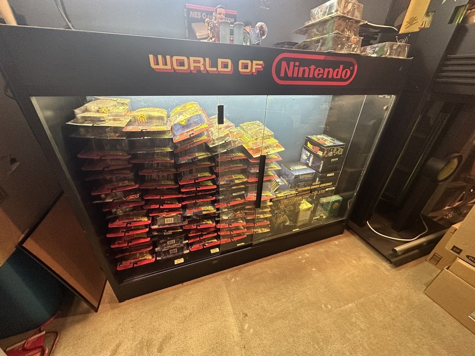 World of Nintendo ULTRA RARE AUTHENTIC video game display case store ...