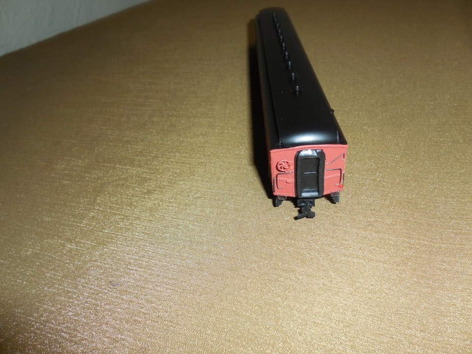 HO BACHMANN SPECTRUM SOUTHERN PACIFIC COACH (SP DAYLIGHT) 1985 ITEM ...