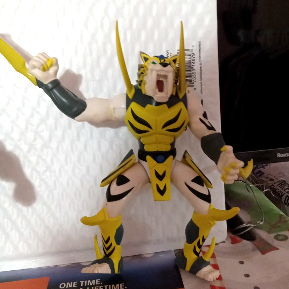 mixed lot action figures 4 big figures hulk purple alien tigerman power ...