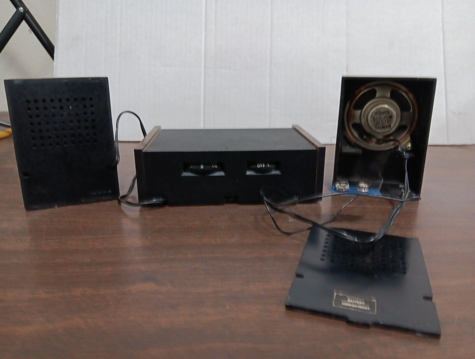 Vintage Transistor AM Radio Looks Like Miniature Stereo System Works | eBay