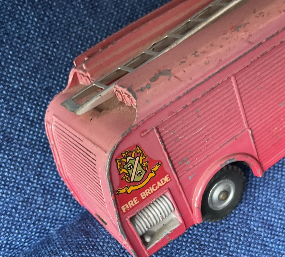 Vintage Dinky Toys - Fire Engine - 1961-1967 with ladder & bell all ...