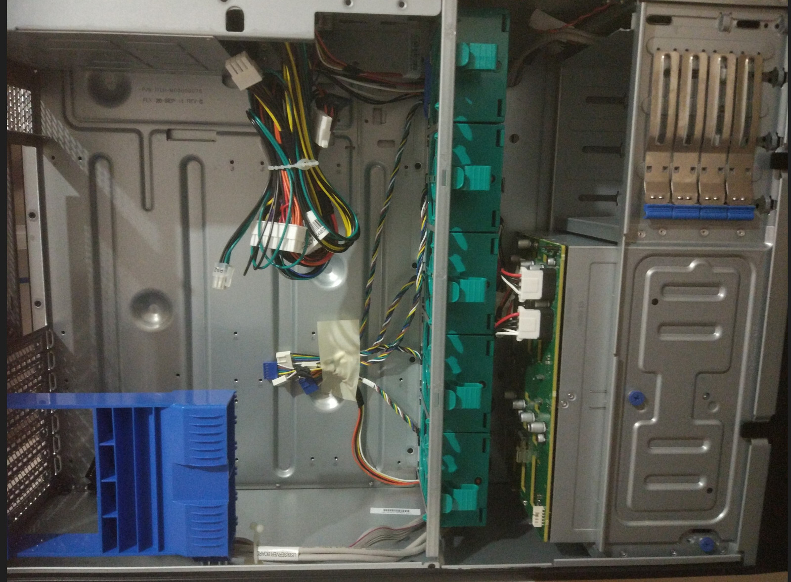 Intel Server Chassis P4308XXMHGC 4U Rack or Pedestal with 8x 3.5" Drive ...