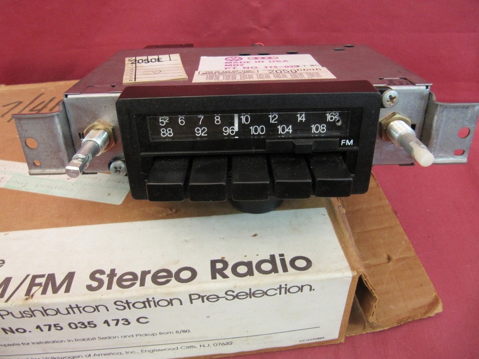 NOS Motorola AM/FM Stereo Radio VW Rabbit / Pickup 175 035 173C | eBay