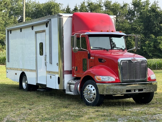2013 Peterbuilt 337 22' Custom Truck Paccarr Diesel Awesome | eBay