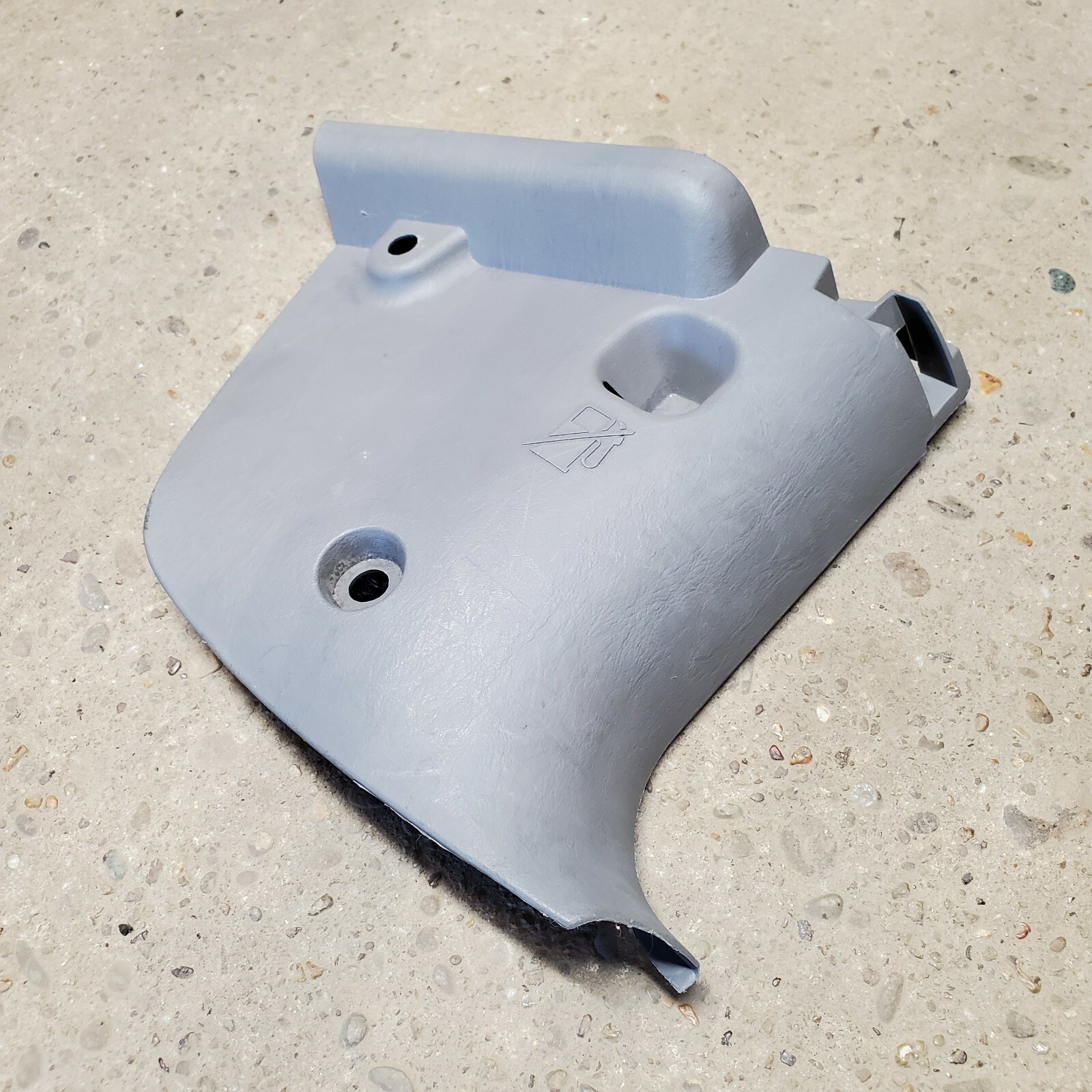 00 01 02 03 04 Ford Focus Passenger Right Lower Floor Kick Kicker Panel ...