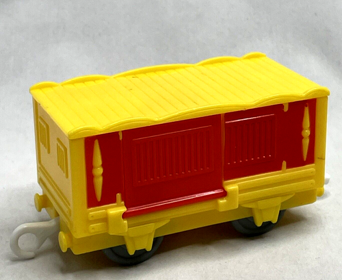 2010 Thomas YELLOW CIRCUS CLOWN CAR 3.5" Figure Trackmaster Train Toy ...