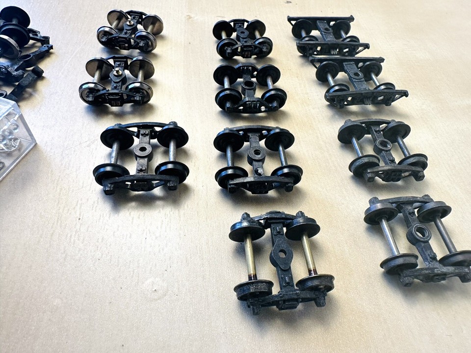 HO 1/87 LOT of Model Railroad Car Trucks and Parts- Metal and Plastic ...