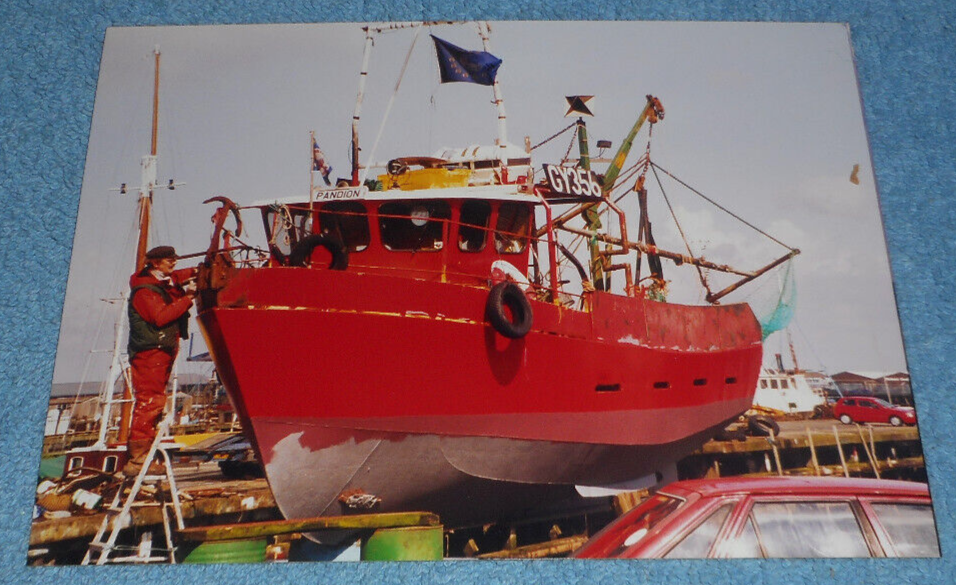 Vintage English Fishing Boat Photo Grimsby Trawler Vessel GY356 ...