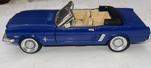 1964 Ford Mustang Convertible Sunnyside 1:24 Scale Diecast Model Car ...