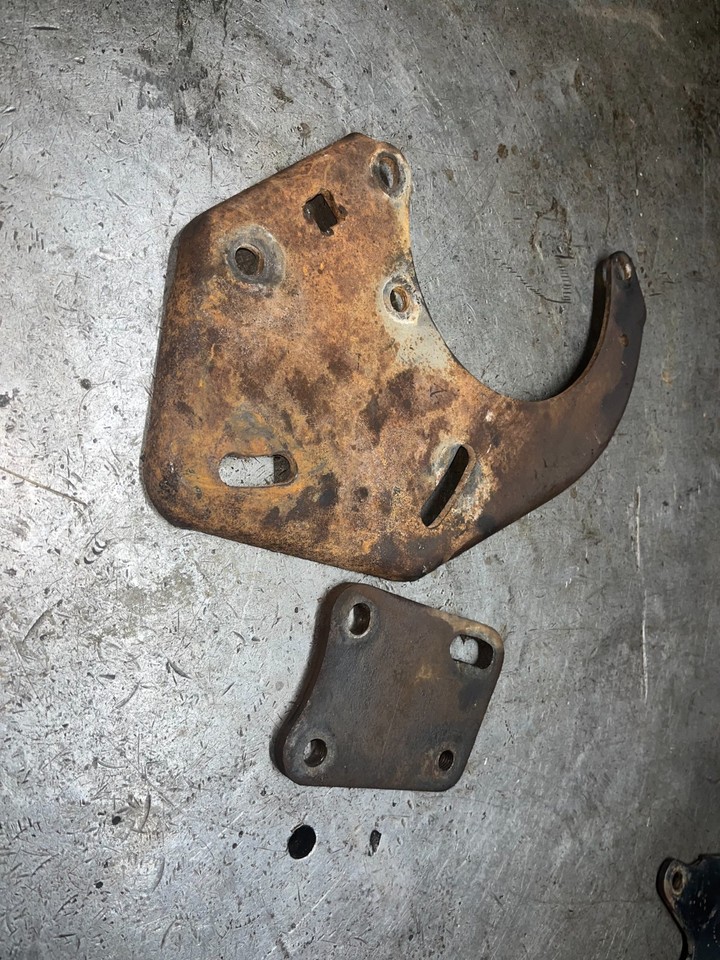 Ford 6.9/7.3 IDI,front and rear A/C compressor support brackets,F ...