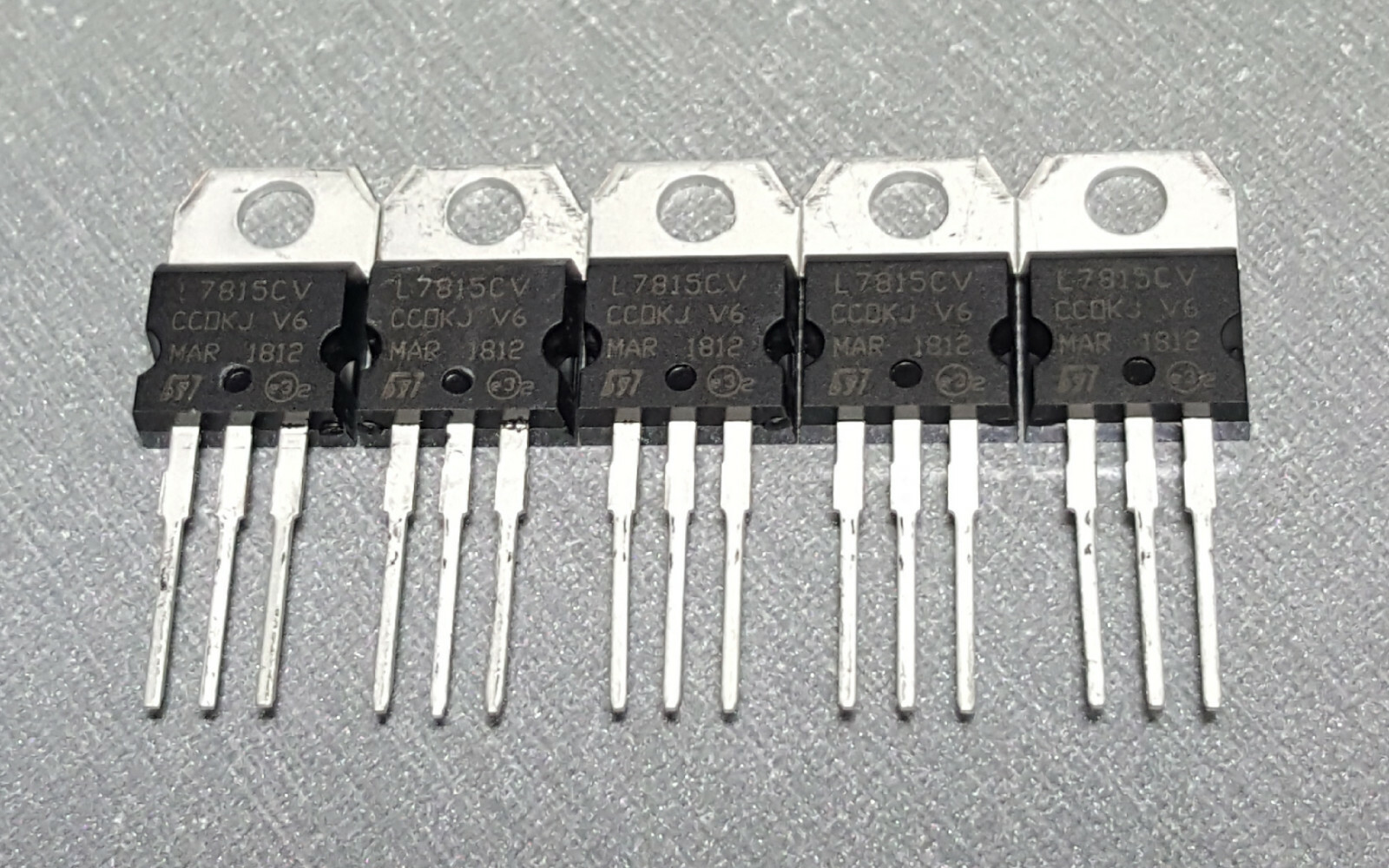 L7815CV IC REG LINEAR 15V 1.5A TO220-3 Pack of 5 | eBay