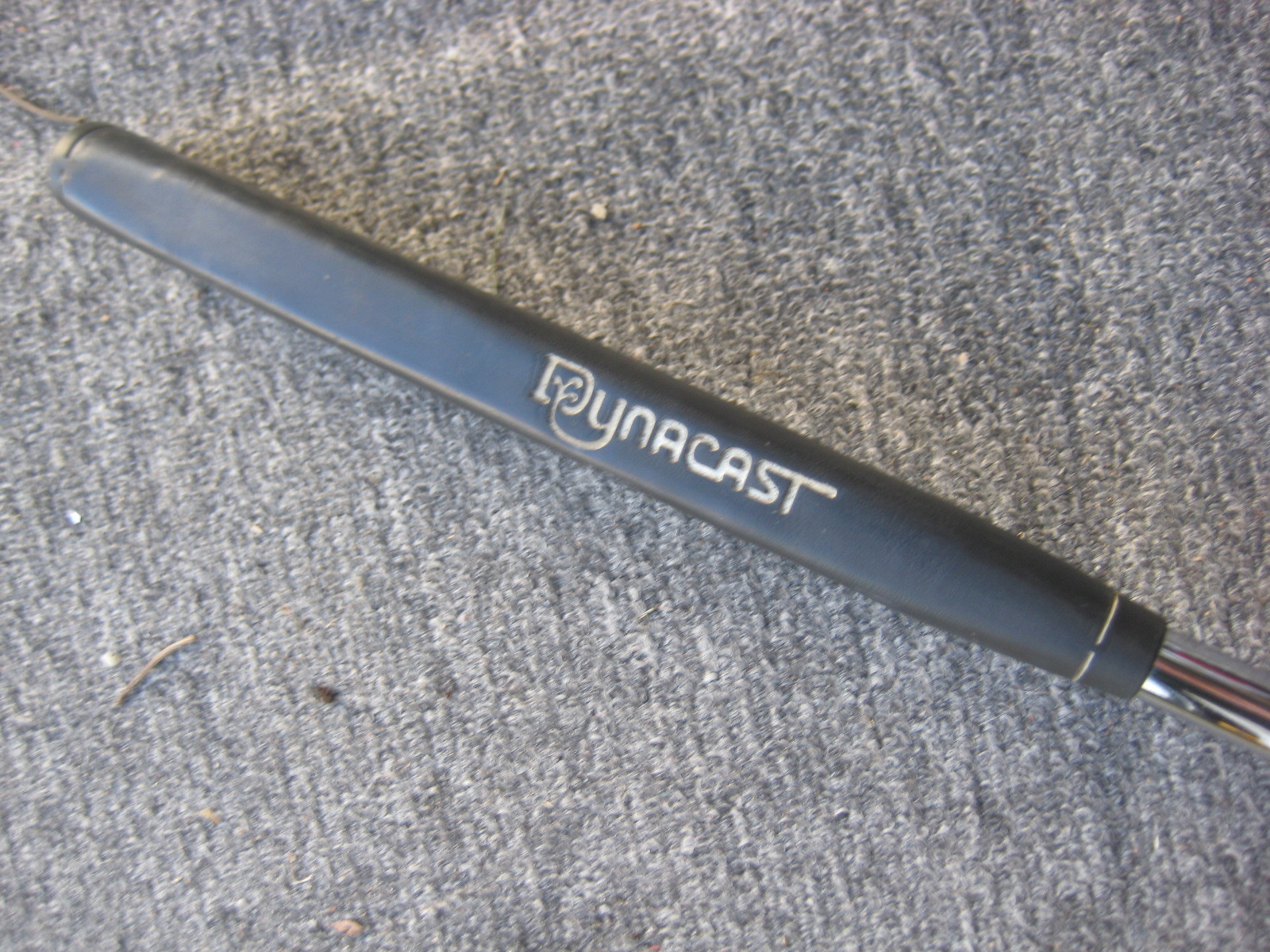 Dynacast putter. Dynacast grip. Nice shape. Right hand. Used. Apollo ...