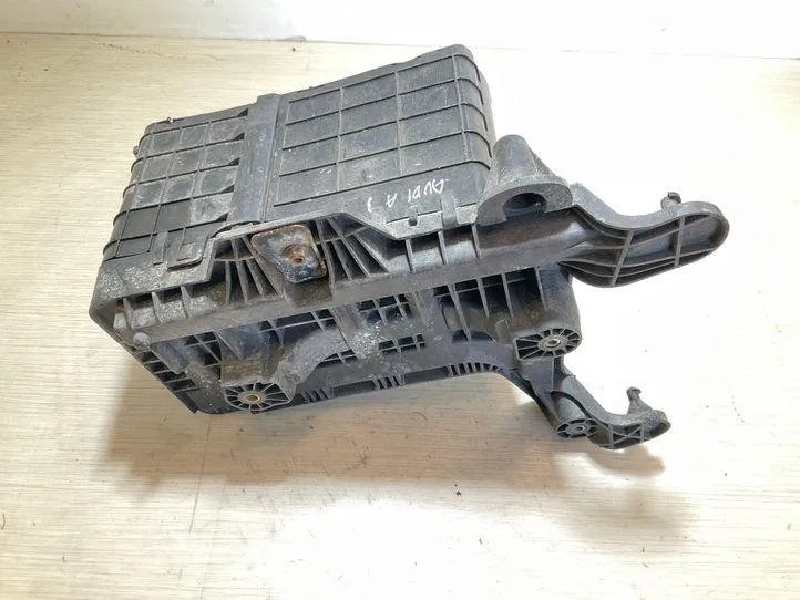 AUDI A3 Sportback 8PA Battery Holder Tray 1K0915333B 1.90 Diesel 77kw ...