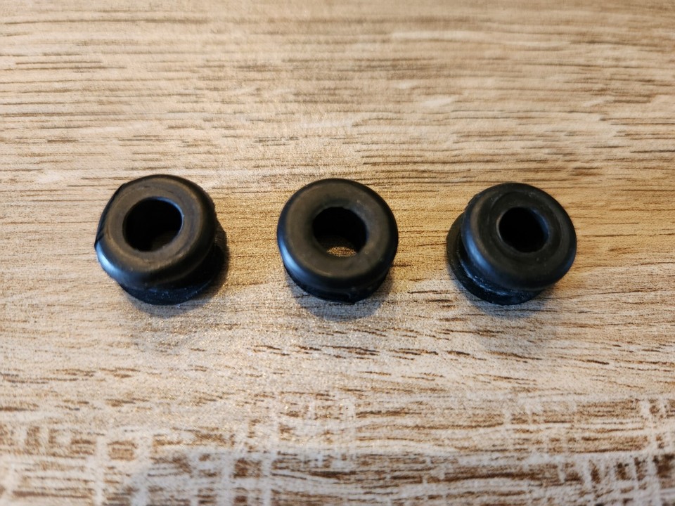 Hunter Ceiling Fan replacement parts - 3 black rubber grommets for 1 ...