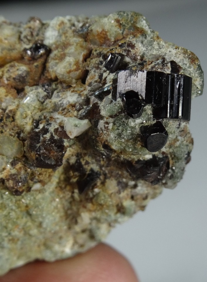 96 CARATS BROWN VESUVIANITE FELDSPAR MINERAL FROM PAKISTAN, (Vis-173 ...