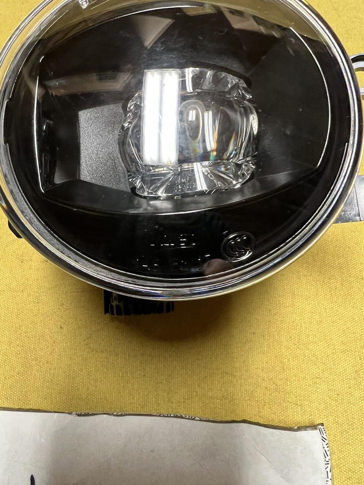 2019 2020 TOYOTA RAV4 LEFT PROJECTOR LED FOG LIGHT 81220-YY020 OEM NEW ...