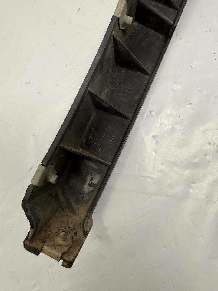 2018 2019 2020 2021 Chevy Traverse Front Left Bumper Bracket OEM ...