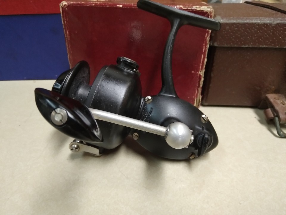 Rare Vintage Pelican 300 Spinning Reel | eBay