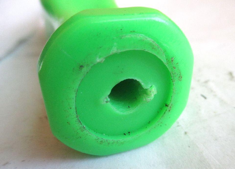 Snap-On Replacement Screwdriver Handle, Green. ~ 4-1/4" x 1-1/8". 1/4 ...