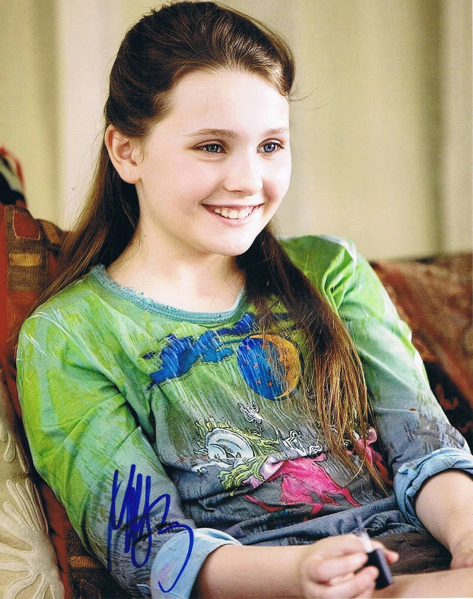 Abigail Breslin Signs