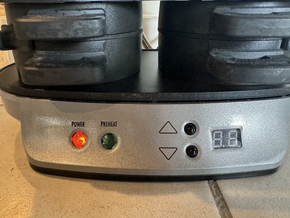 Hamilton Beach Dual Breakfast Sandwich Maker with Timer, Silver (25490A ...