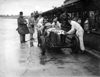 Johnny Hindmarsh, Singer, makes a pitstop 1934 Motor Racing Old Photo ...