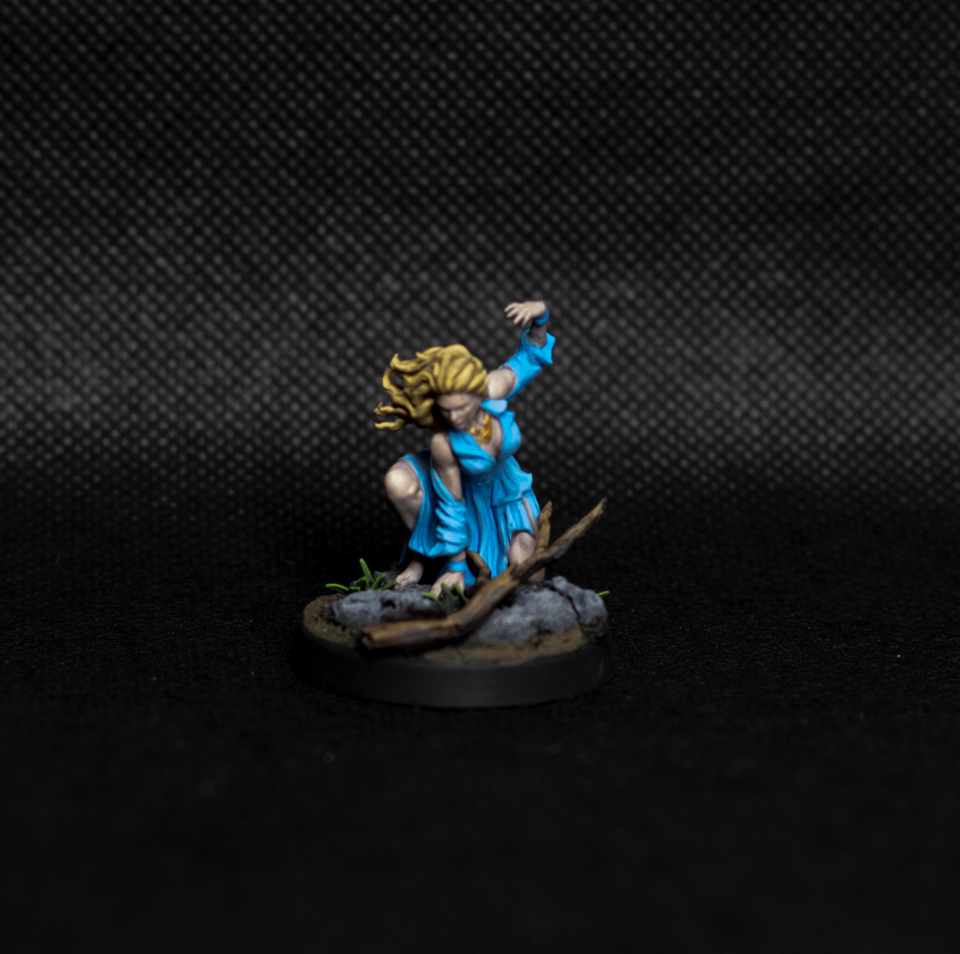 D&D 32mm Female Human Summoner (Casting Spell) – Hand-Painted – 16K | eBay