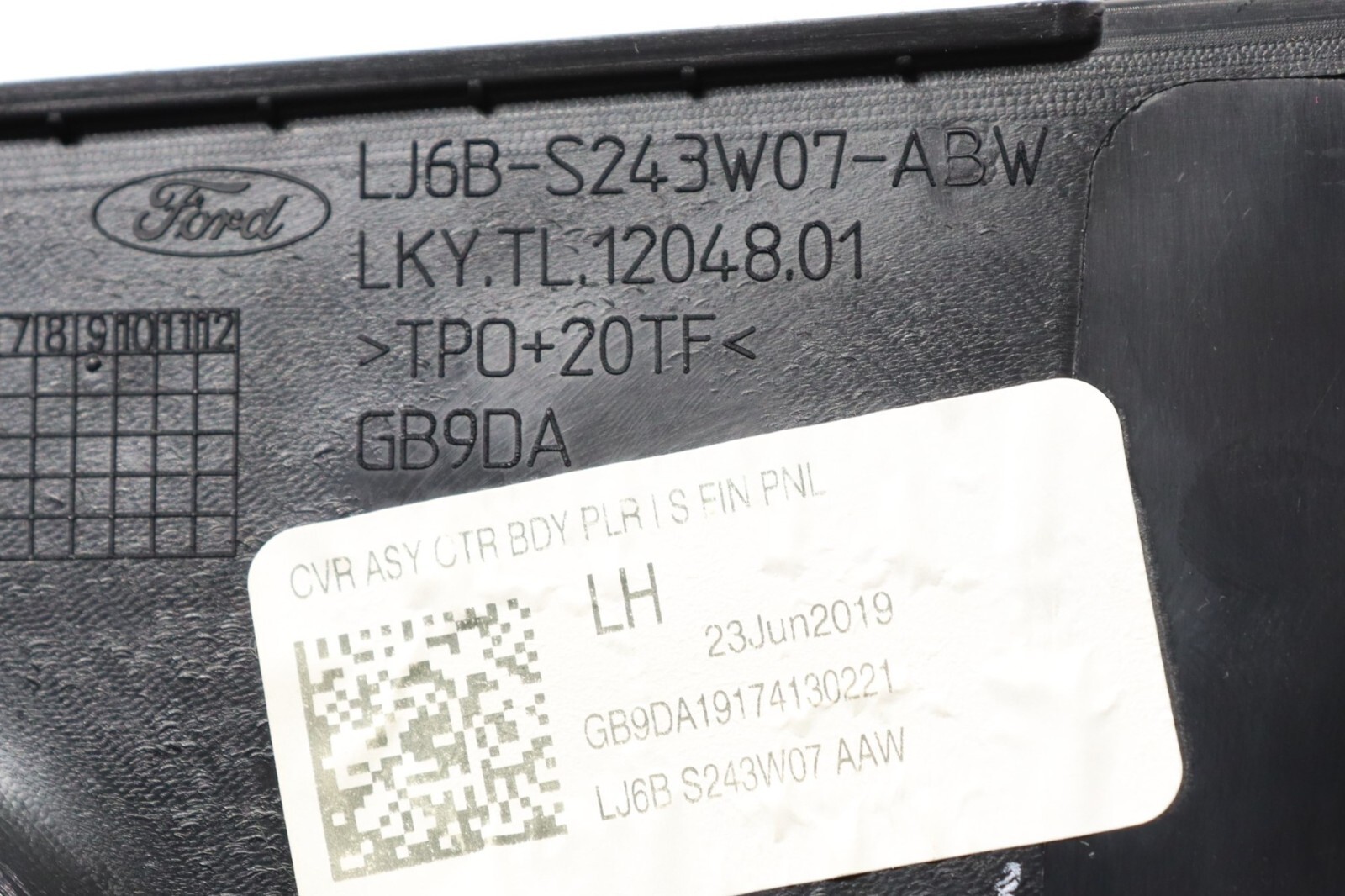 2020 - 2022 FORD ESCAPE LEFT DRIVER SIDE B PILLAR LOWER TRIM COVER ...