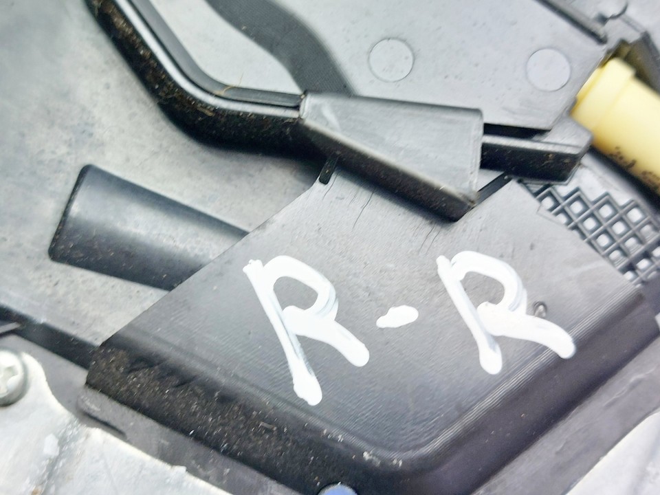 TOYOTA VERSO DOOR LOCK MECHANISM REAR RIGHT DRIVER SIDE OFFSIDE 2014 ...