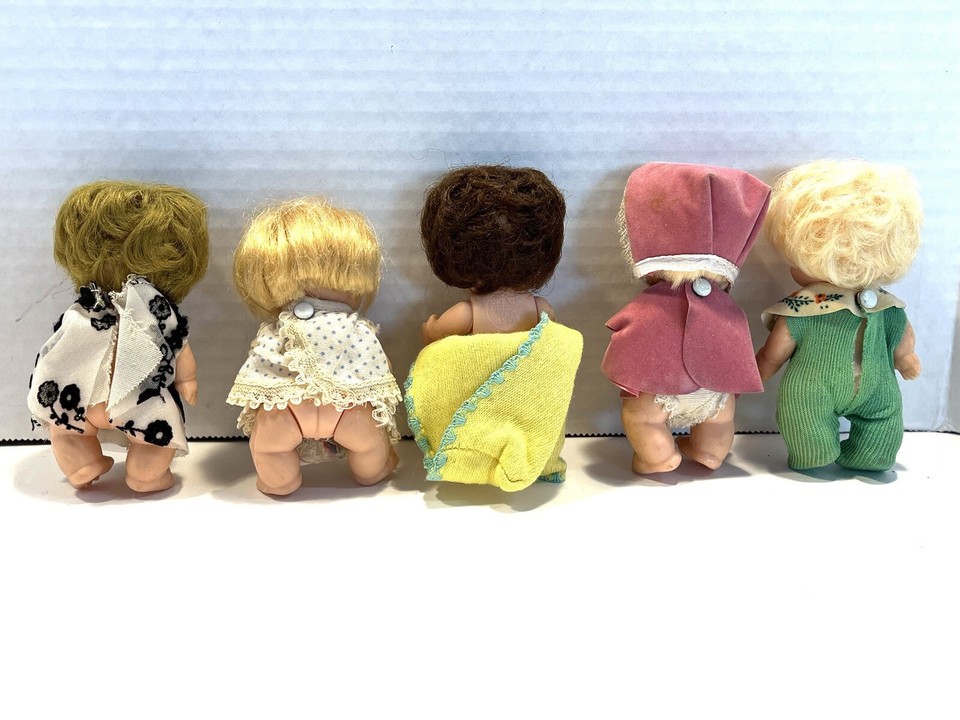 Vintage 1967 Uneeda Pee Wee Doll Showcase With 12 Dolls And Some ...