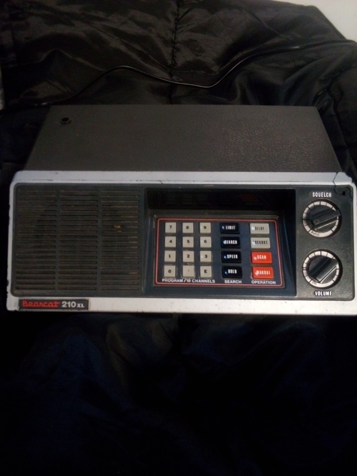 Uniden Bearcat 210 XL Radio Scanner Police Ham Weather Powers On BC-210 ...