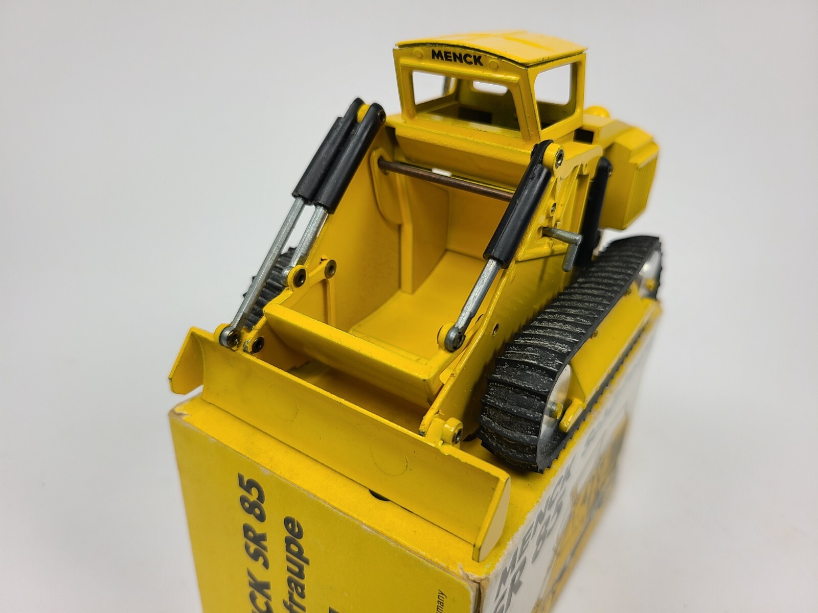 Menck SR85 Scraper Dozer - NZG 1:50 Scale Diecast Model #111 from 1969 ...