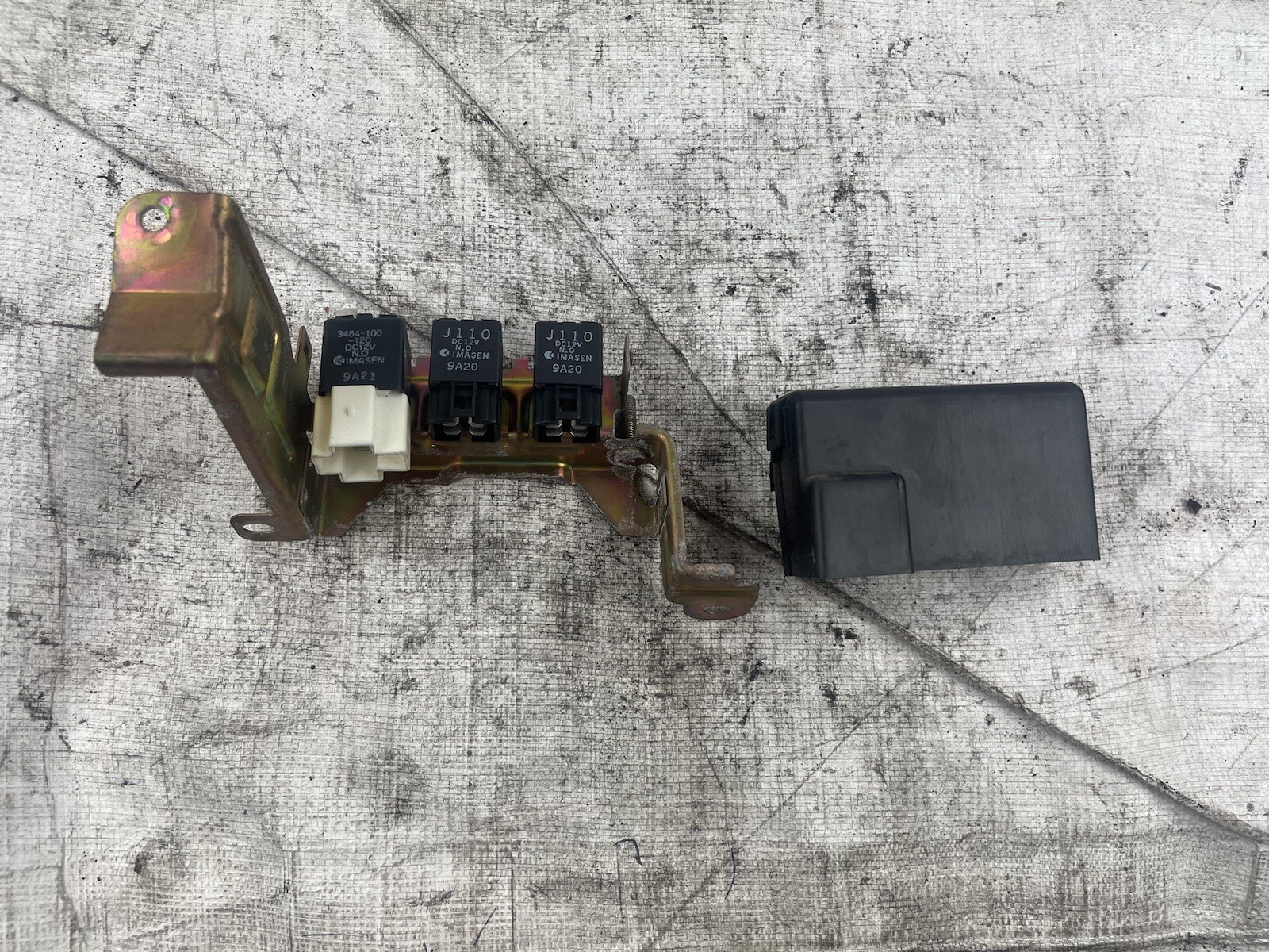 1999-2000 Mazda Miata Mx5 Oem Engine Bay Relay Bracket J110 3464-100 ...