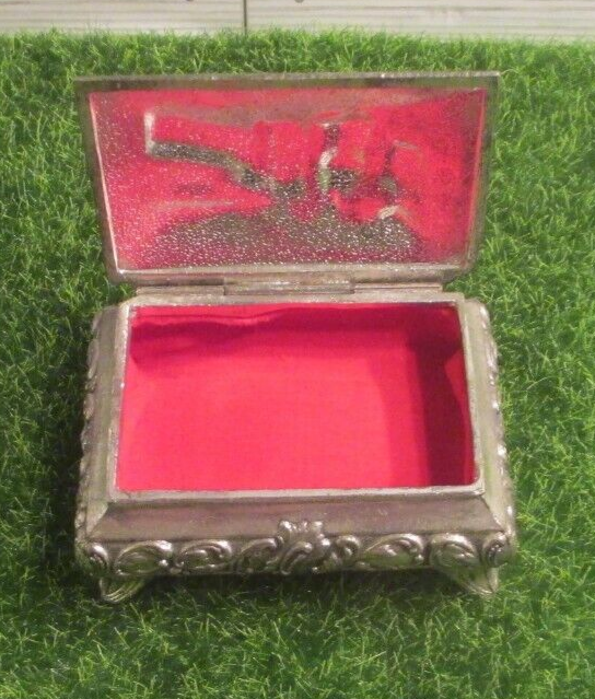 Vtg ~ 4 Footed Silver Plated Victorian Design Lined Hinged Lid Trinket ...