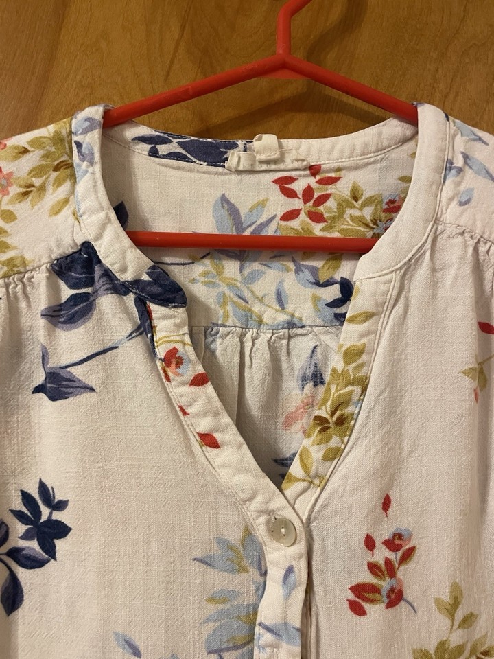 Promesa Women's Floral Blouse Small Bell Sleeve V-Neck Button Up Top ...