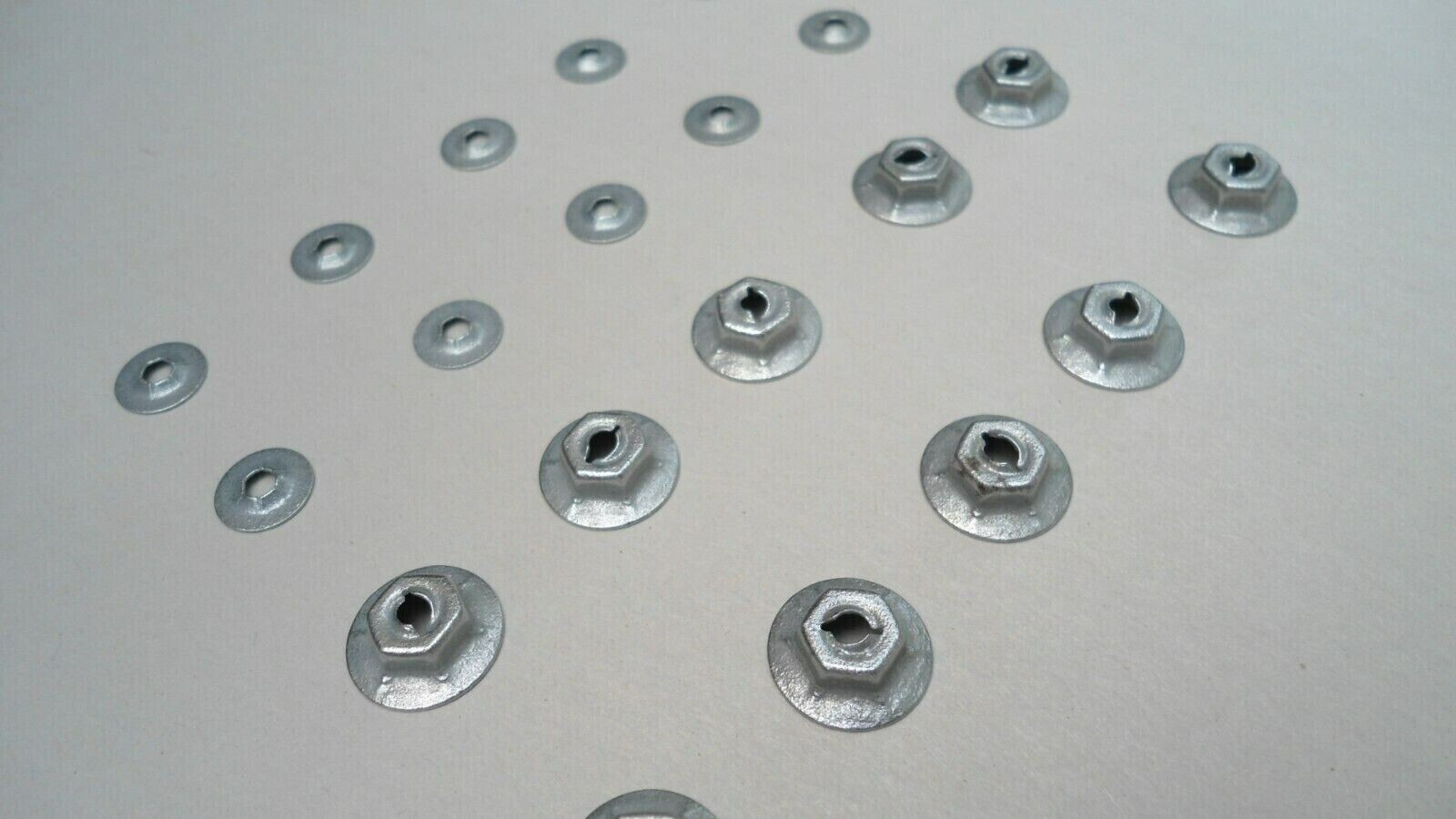 20 EMBLEM OR TRIM RETAINERS! FOR OLD SCHOOL CLASSIC/VINTAGE VEHICLES ...