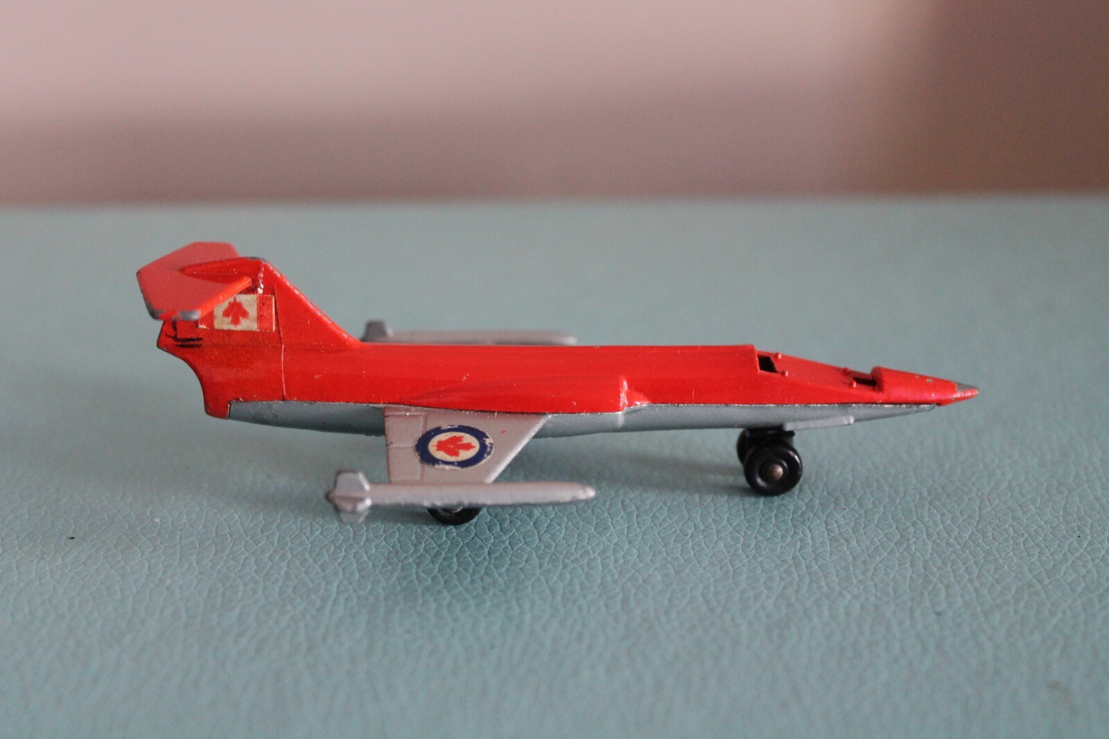 Matchbox 4.2” STARFIGHTER Plane F-104 Diecast VINTAGE Skybusters 1973 ...