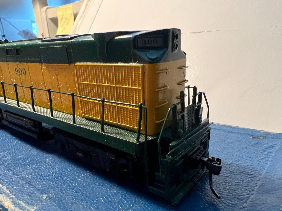 BRASS CUSTOM PAINTED C&NW ALCO RS-27 ENGINE # 900 HO SCALE by ALCO ...