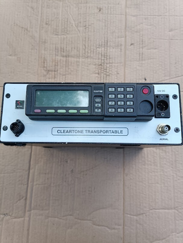EX MOD POLICE SURPLUS CLEARTONE TRANSPORTABLE RADIO UNKNOWN SPEC ...