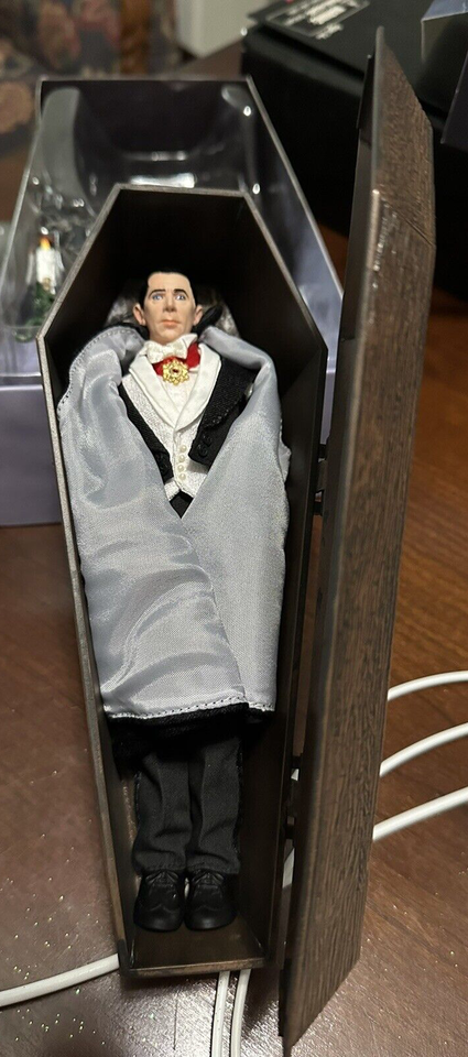 Bela Lugosi as Dracula Fully Poseable 1:9.5 Scale Character Figure ...