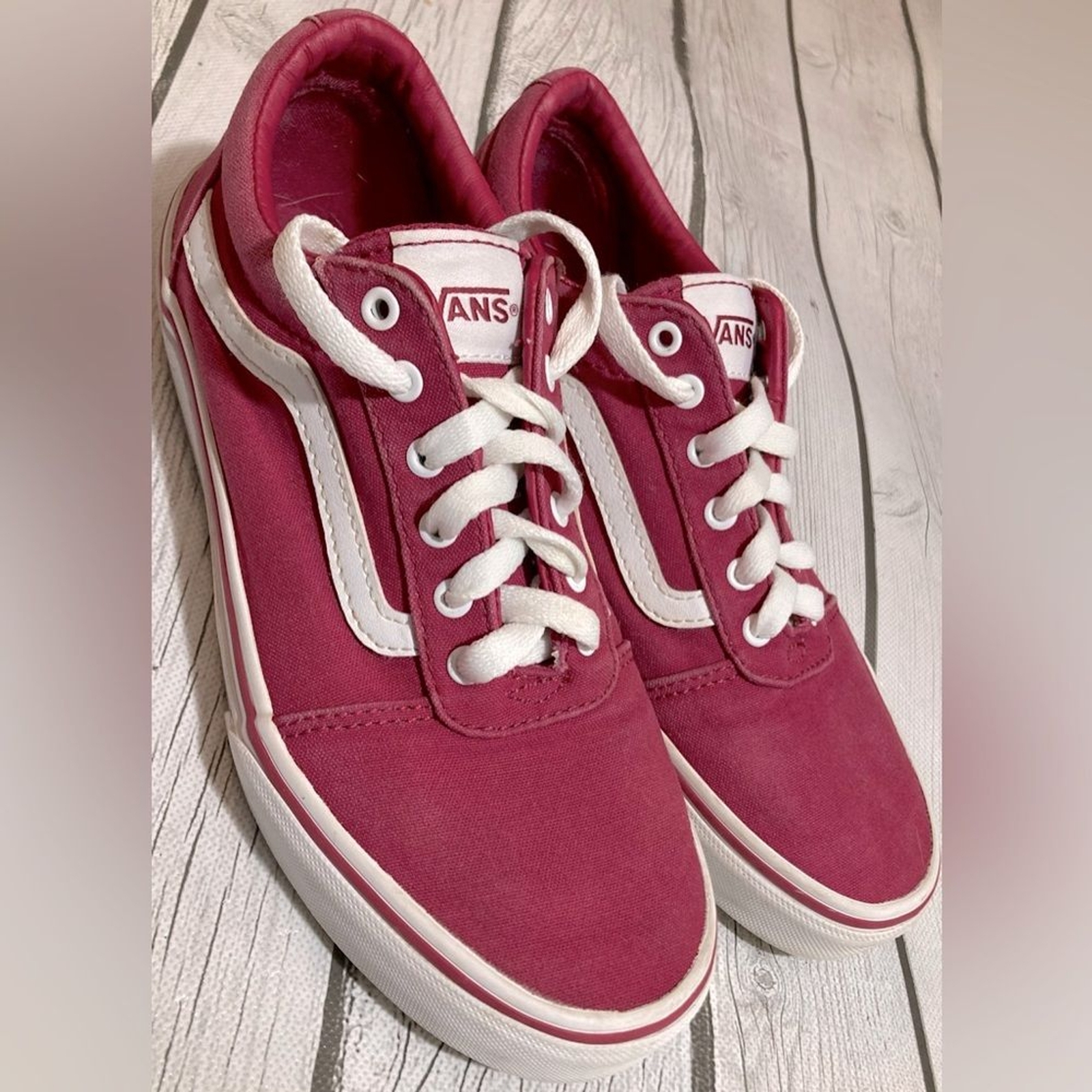 Vans Old Skool Off the Wall Ward Canvas Magenta Low Top Lace Up Shoes ...