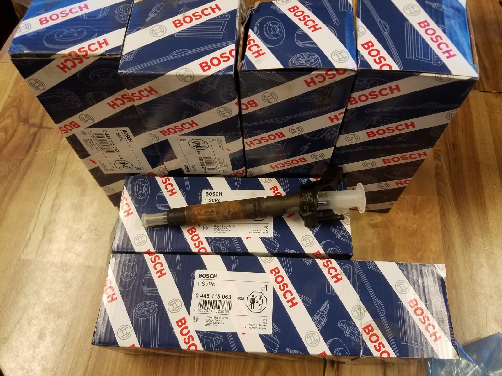 Bosch Fuel Injectors for Mercedes 3.0 Liter Diesel, Part Number ...