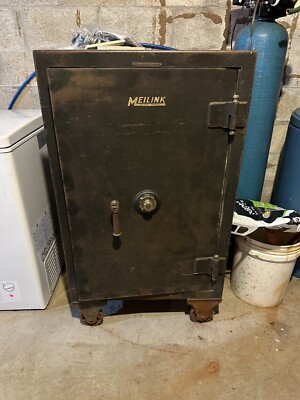 Safes & Still Banks - Meilink Safe