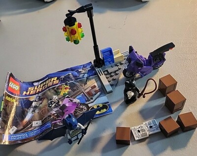 LEGO 6858 DC Comics Super Heroes: Catwoman Catcycle City Chase Complete ...